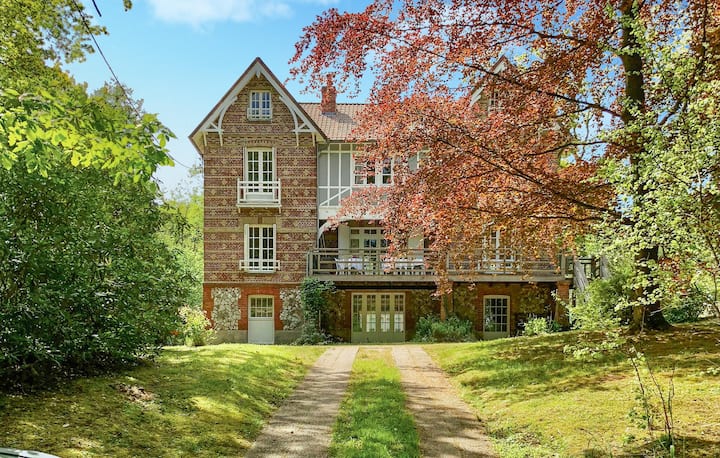 Amazing Home In Sainte-marguerite-sur- - Pourville-sur-Mer