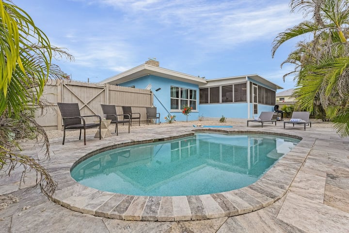 Heated Pool, Steps From Beach- Sea-cluded Bungalow - Fort Myers Beach, FL