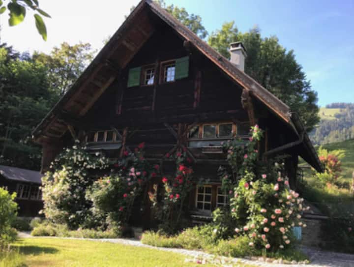 Rougemont Hideaway Chalet By The River - Gstaad