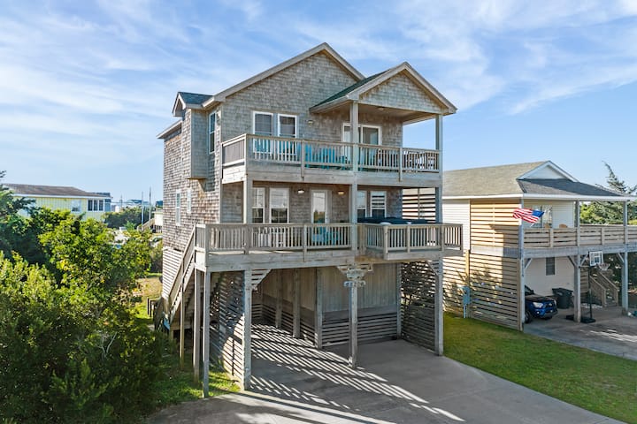 A Beach Life: Hot Tub | Rec Room | Pet-friendly - Outer Banks, NC