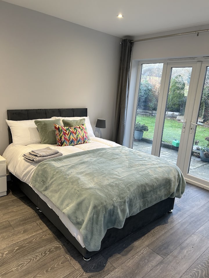 Double Room With Garden View - Hemel Hempstead