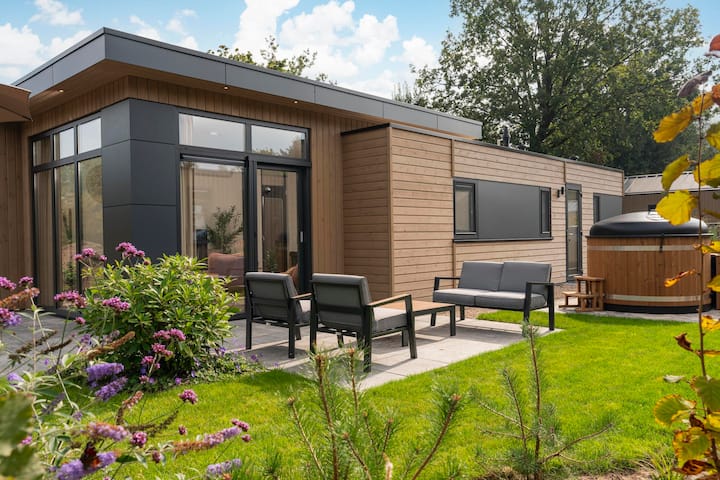 Cannenburch Deluxe With Hot Tub | 4 People - Apeldoorn