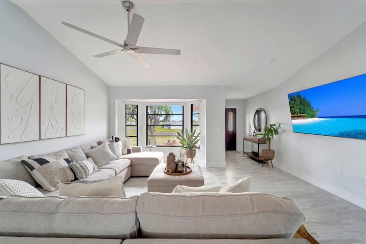 Modern Family-friendly Home Near Englewood Beach - Englewood, FL