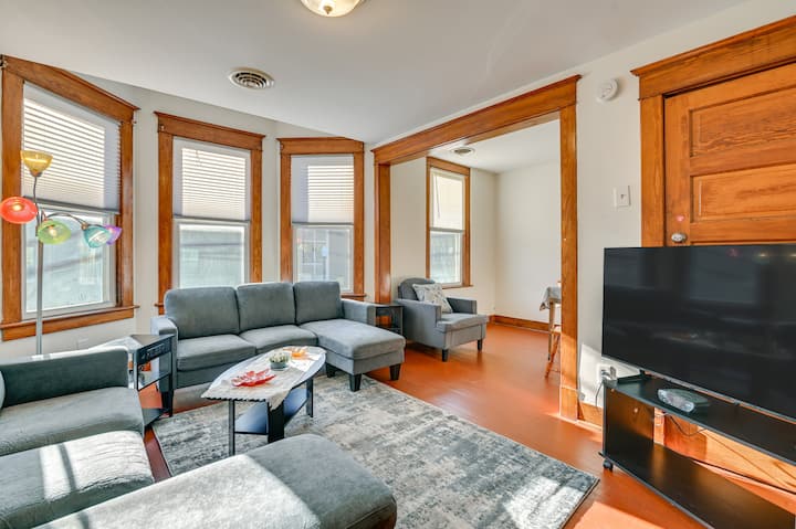 Walk To Washington Park: Remote Work-ready Apt! - Albany, NY