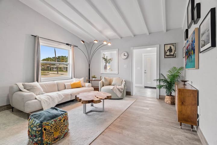 Beachside Home W/ Outdoor Oasis & Fire Pit! - Cocoa Beach, FL