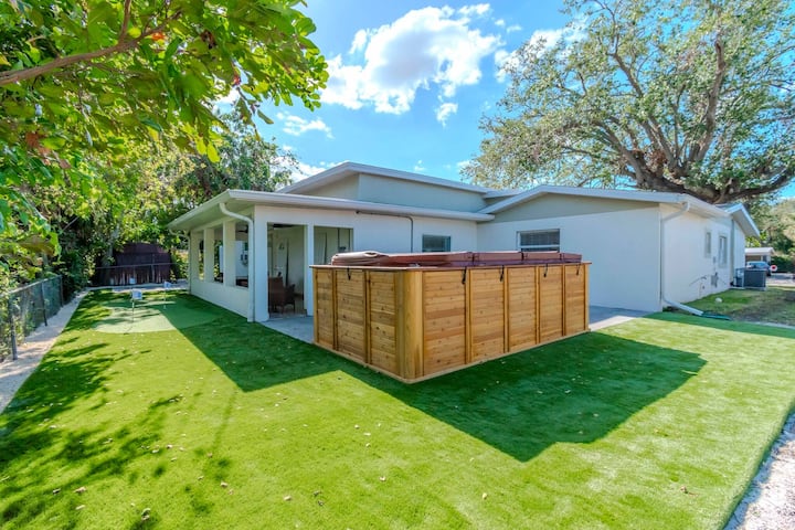 The Ultimate Escape-swim Spa Home  - Bradenton, Fl - Longboat Key, FL