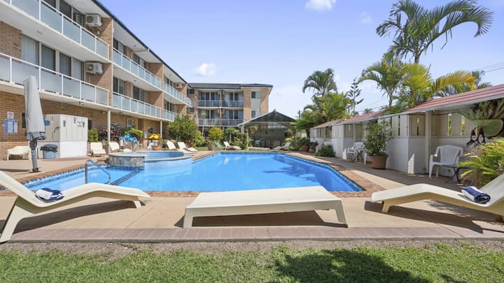 16 27 Ocean Parade Pool, Steps To Beach And Cafes - Sawtell
