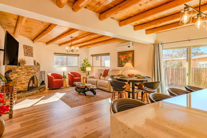 Walk To The Plaza, Kiva Fireplace, Fun Patio - Santa Fe, NM