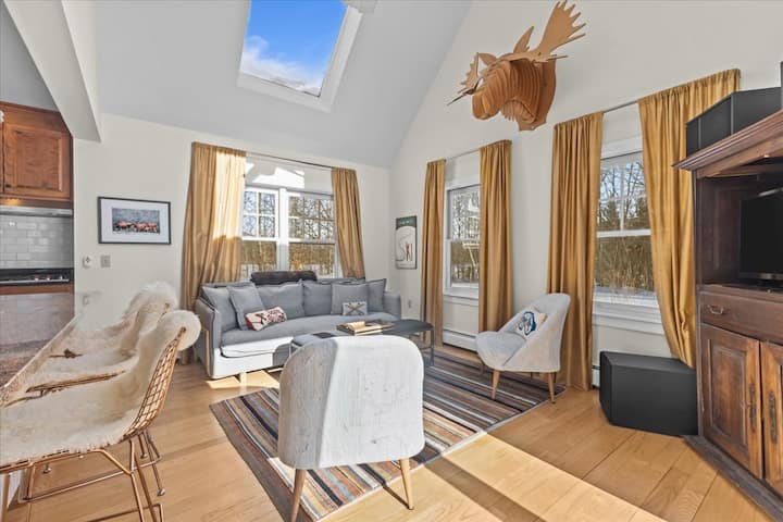 Little River Retreat - Comfort & Style In Stowe - Stowe, VT