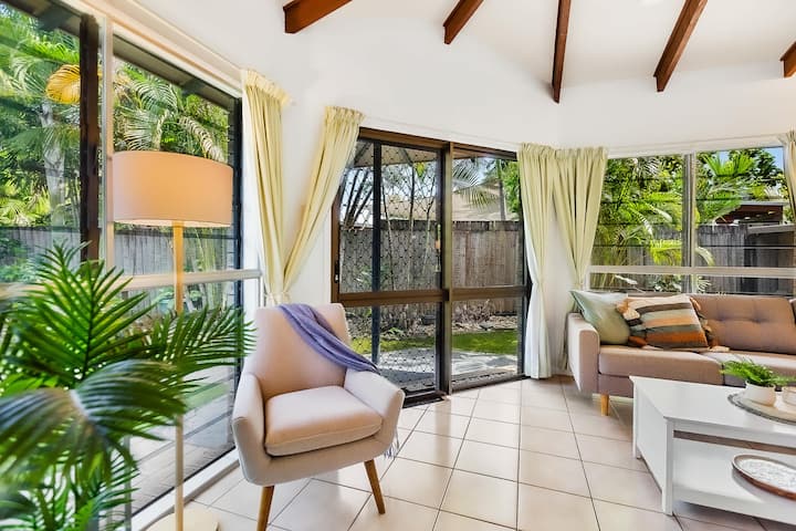Green Cottage Trinity Beach I Pet & Child Friendly - Cairns