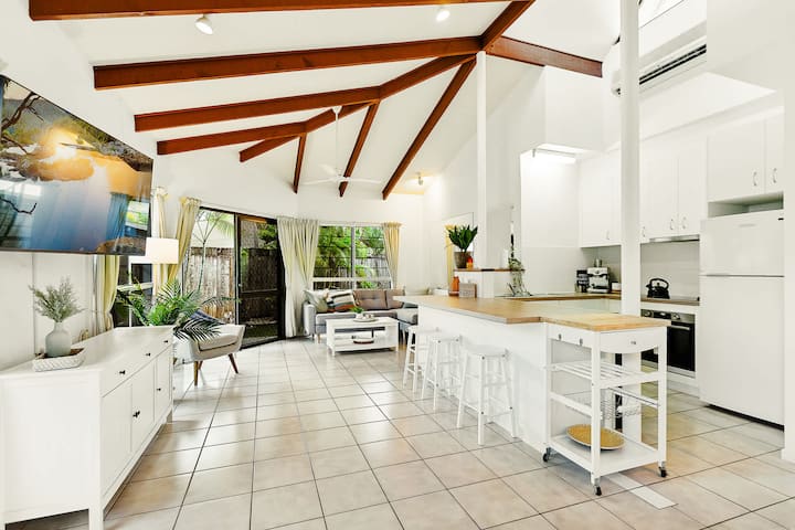 Green Cottage - Pet & Child Friendly - Cairns