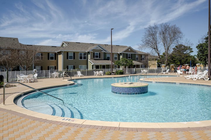 4/3 Newly Remodeled Sleeps Up To 14 -102 Nautilus - Panama City Beach