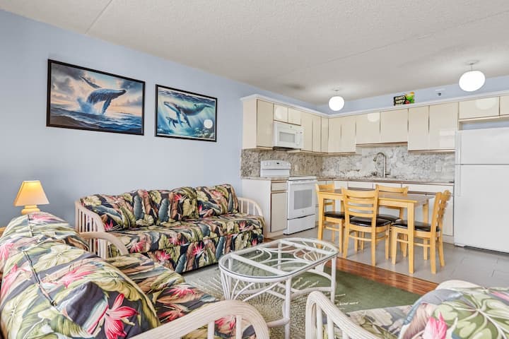 Waikiki Banyan - Perfect Getaway - O‘ahu, HI