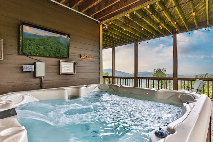 Endless Sky Lodge | Mtn View, Hot Tub, Game Room - Jasper, GA