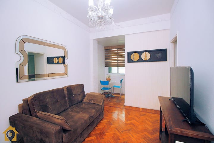 Apto Com Varanda Em Localização Privilegiada - Ipanema