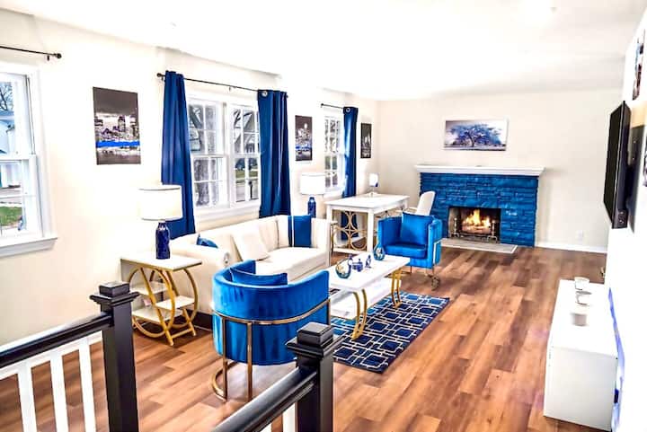 A Touch Of Luxury - Omaha, NE