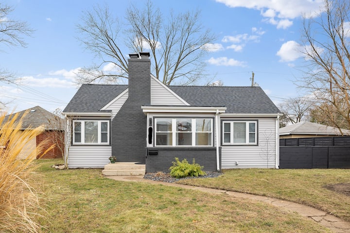 Homer Hideaway - Michigan City, IN