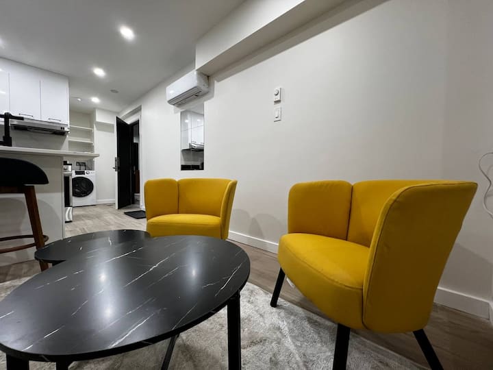 Stylish & Comfy Stay | Wi-fi, A/c, Washer/dryer - Montreal