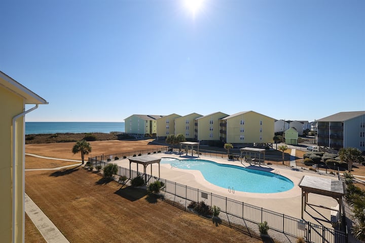 Carolina Waves- Oceanfront Fun In Surf City! - Topsail Island