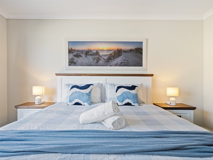 Busselton Broadwater Holiday Home - Busselton