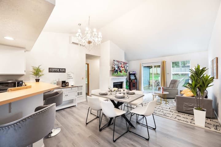 Serene 2br/2ba Single-floor Home W/ 3 Ac Near Mall - Lynnwood, WA