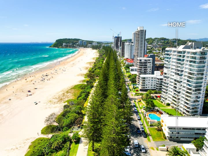 Beachfront Burleigh Getaway! - Gold Coast