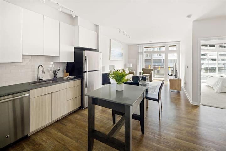Fam-friendly Reston 2br Nr Iad & Metro - Reston, VA