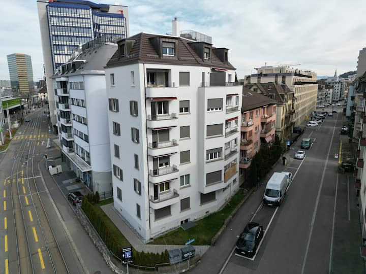 Downtown Dream: 3.5br With Balcony And Style Ba32 - Zürich