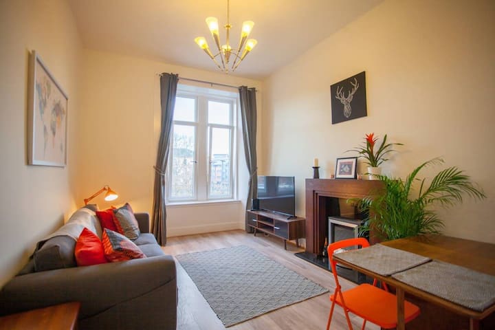 Bright Beautiful Flat In The Heart Of Hyndland! - Ibrox Stadium