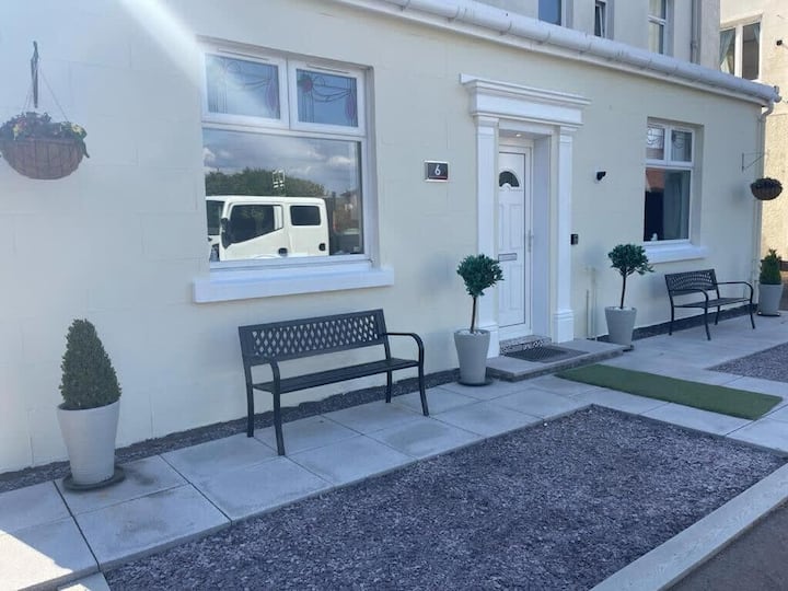 Loch Lomond Mews! - Helensburgh