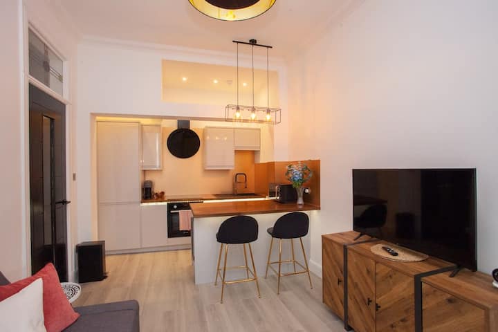 Spacious Modern Apartment In Glasgow West End - Glasgow