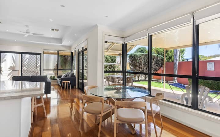 Chiton Rocks Court! Mini Oasis By The Sea - Port Elliot