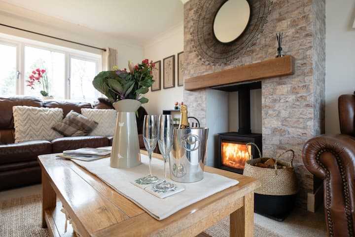 Beautiful Dog Friendly - Holly Tree Cottage - Witney