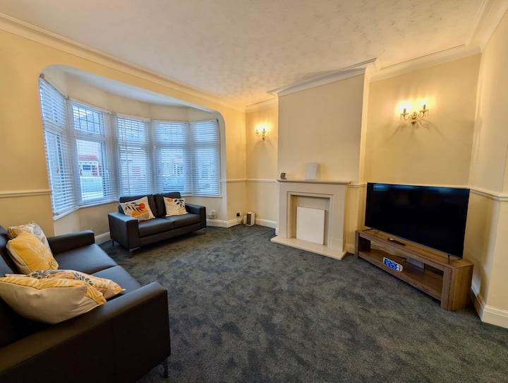 Spacious And Modern Flat In London - Ilford