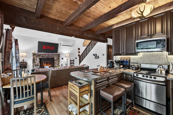 Have Fun Labor Day Resort Amenities 5 Star Chalet! - Lake Wallenpaupack, PA