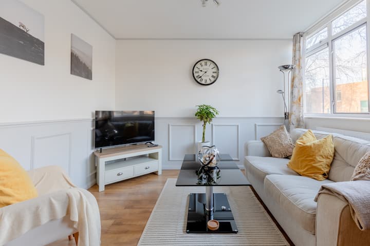 Quaint 1bd Flat With Balcony In Maida Vale - London