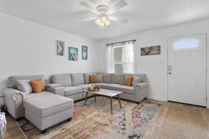 Coastal Retreat By The Beach - Pass Christian, MS