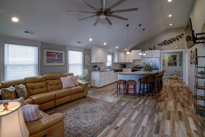 Sea Cottage - 3 Bedroom Pet Friendly Home In - Carolina Beach, NC