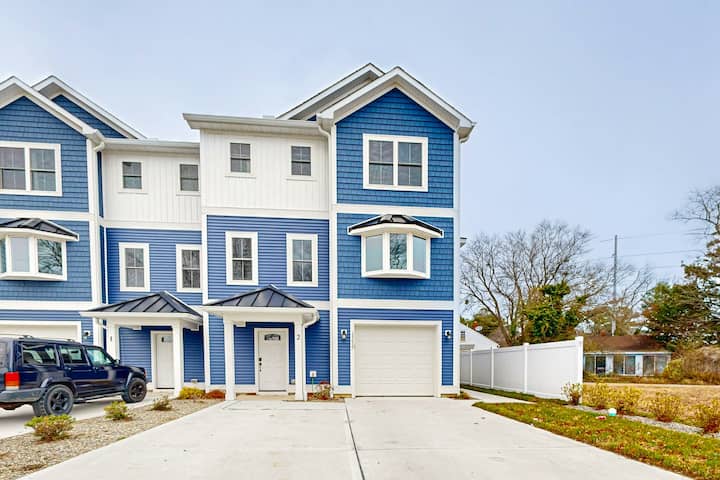 Spacious Townhouse W/patio - Lewes, DE