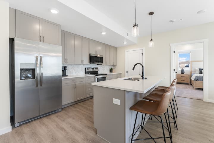 Heart And Sol, Desert Color Lagoon + Beaches - St. George, USA