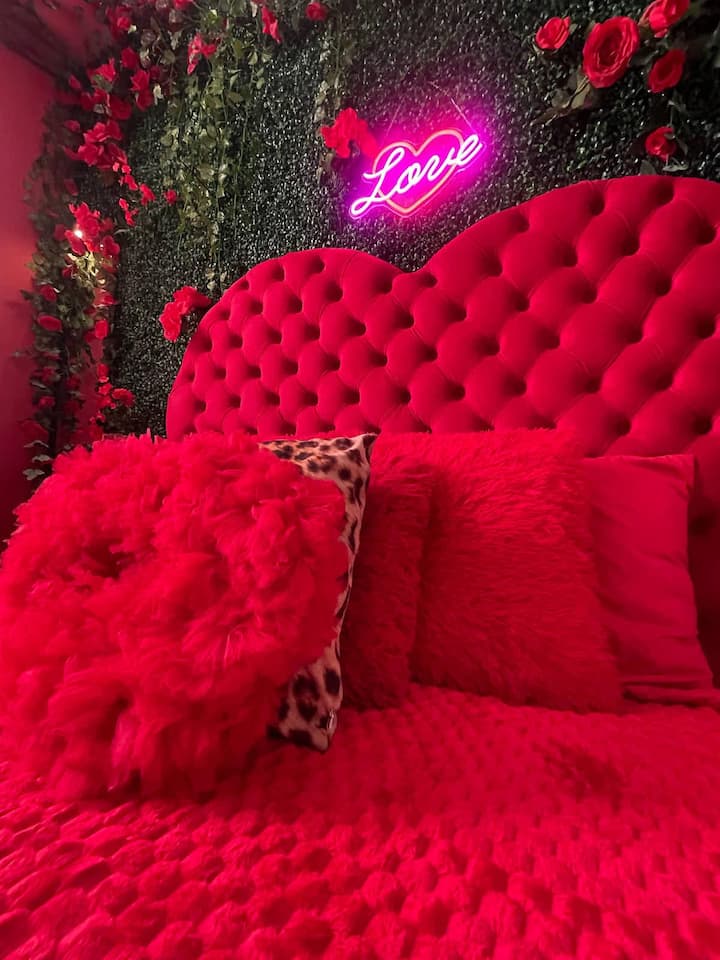 Fishtown Romantic Jungle Retreat W/ Cinema Room - Philadelphie, PA