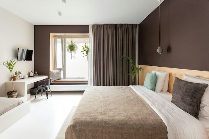 Garden Room For 3 Double - Brussels