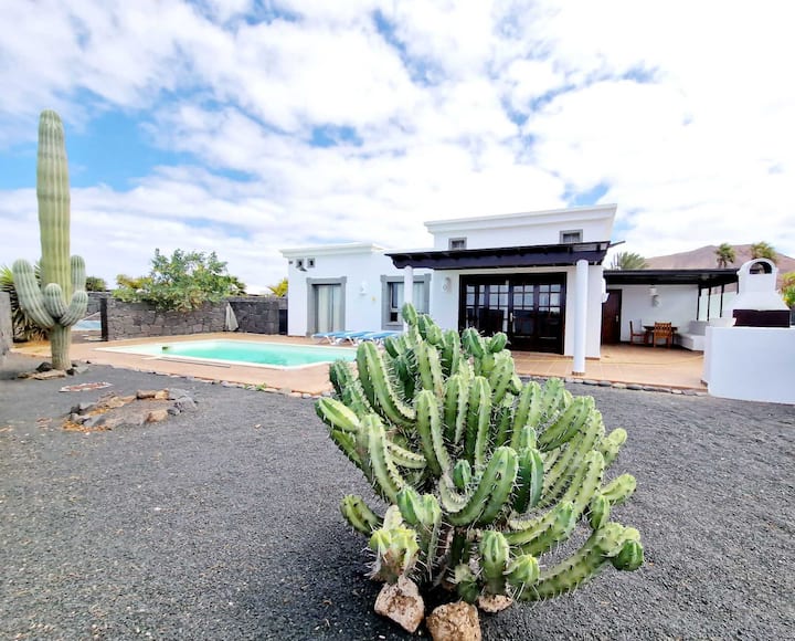 Maison De Vacances Anna, Piscine Privée Chauffée - Playa Blanca