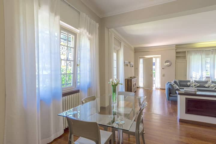 Villa Robin, In Raffinato Quartiere Di Viareggio - Viareggio