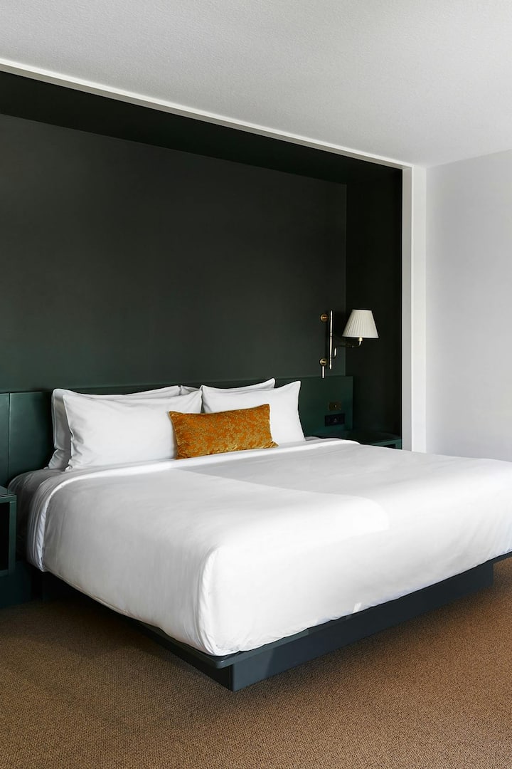 King Room Steps From T-mobile Arena & The Park - Las Vegas