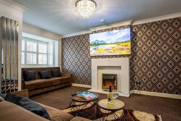 Deluxe Cozy 5 Bedroom Home -Free Parking-sleeps 10 - Nottingham
