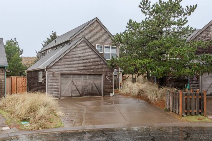 Seahorse -Steps To Beach, 3 Bed, Bikes, Fireplace. - Pacific City, OR