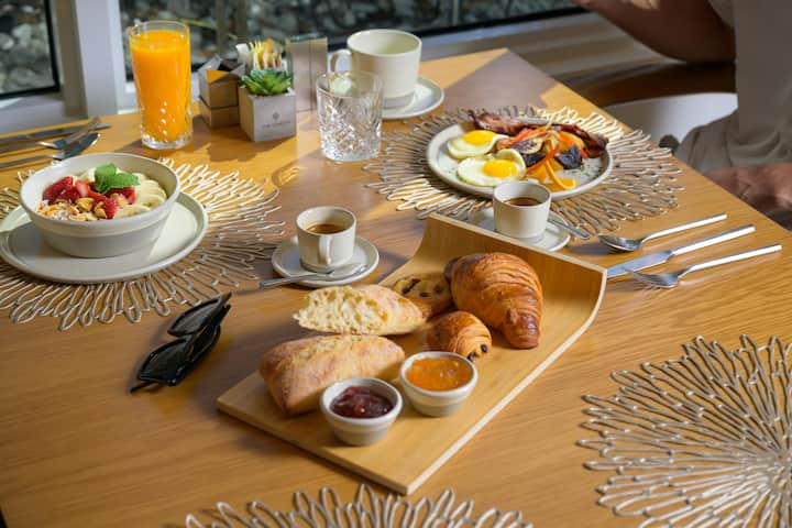 Peaceful King Room In Adults-only Building - Fort Lauderdale, FL