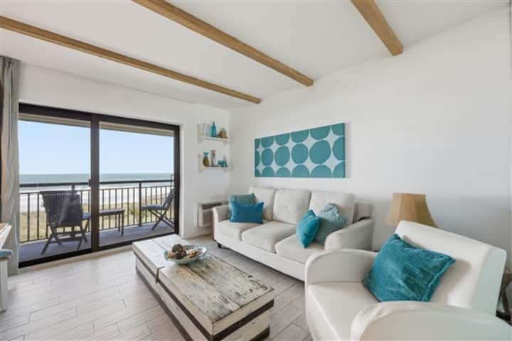 Beacher's Lodge Balcony Suite #312 - Crescent Beach, FL