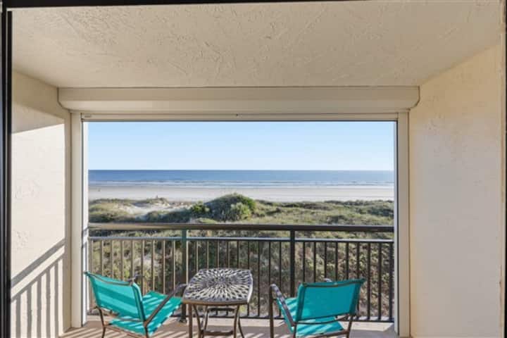 Beacher's Lodge Oceanfront Balcony Suite #328 - Crescent Beach, FL